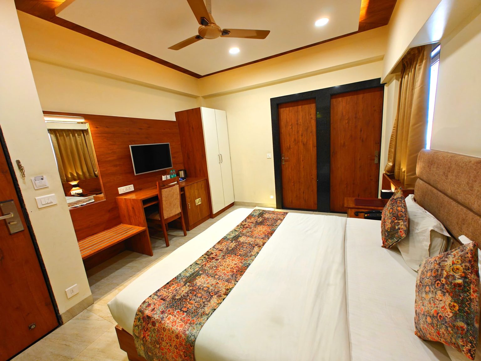 Hotel in Udaipur Near Railway Station | Hotel Opulence Inn