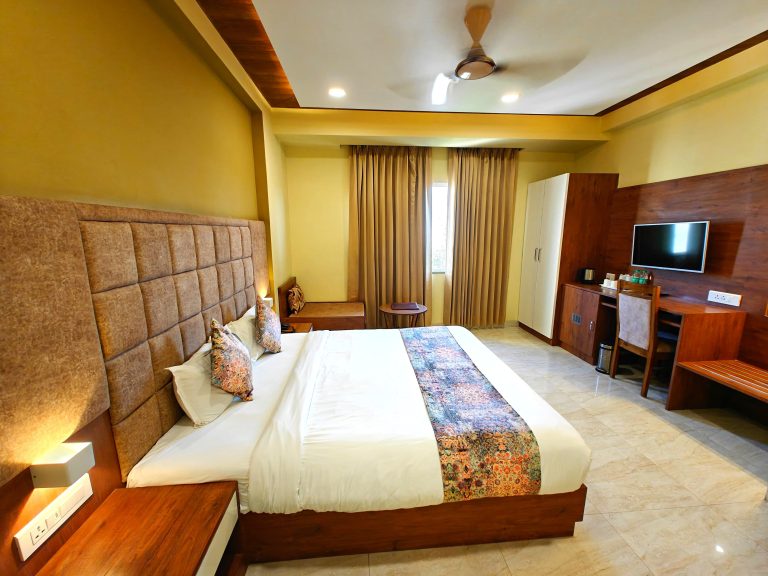 Hotel in Udaipur Near Railway Station | Hotel Opulence Inn